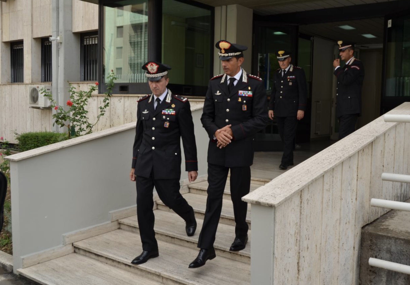 Terni: Il Generale di Brigata Antonio Bandiera saluta i Carabinieri del ...